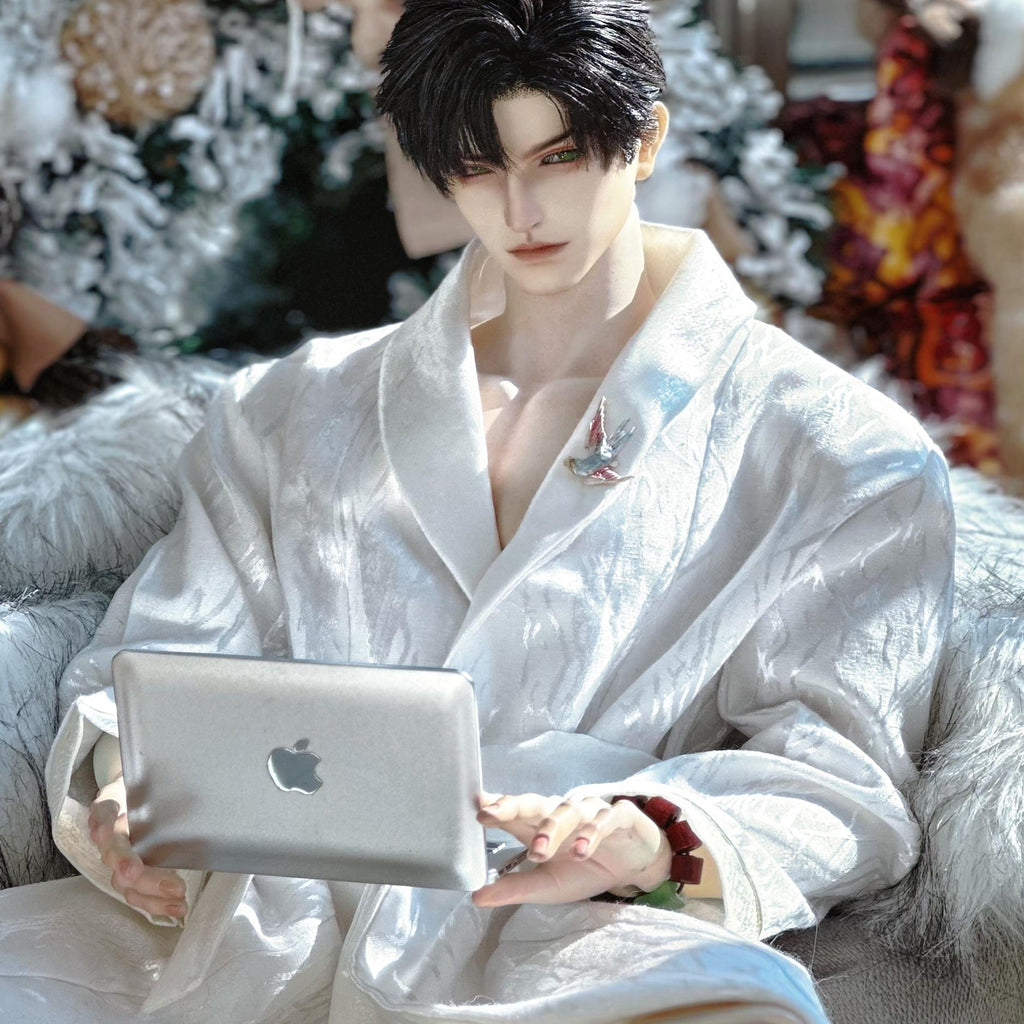 MoonlitWonder Zayne BJD outfit bathrobe and enamel brooch – DollSphere